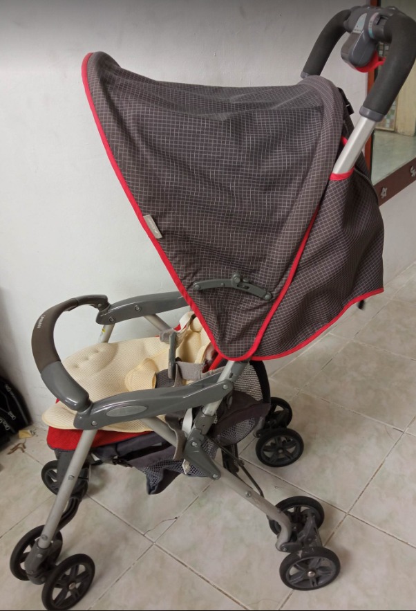 COMBI BRAND STROLLER - pwede tawad on Carousell