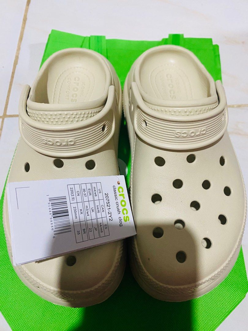 Crocs Classic Crush Clog Wedge!, Women's Fashion, Footwear, Slippers ...