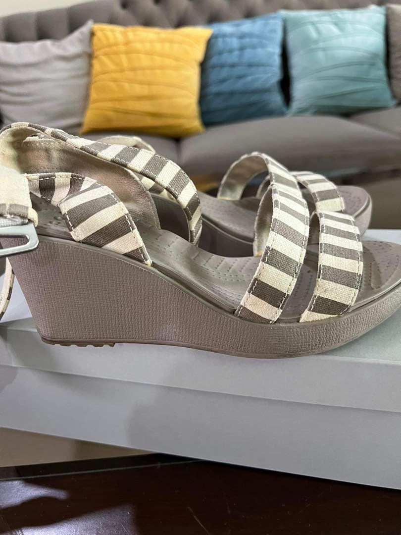 Crocs Wedge, Women's Fashion, Footwear, Heels on Carousell