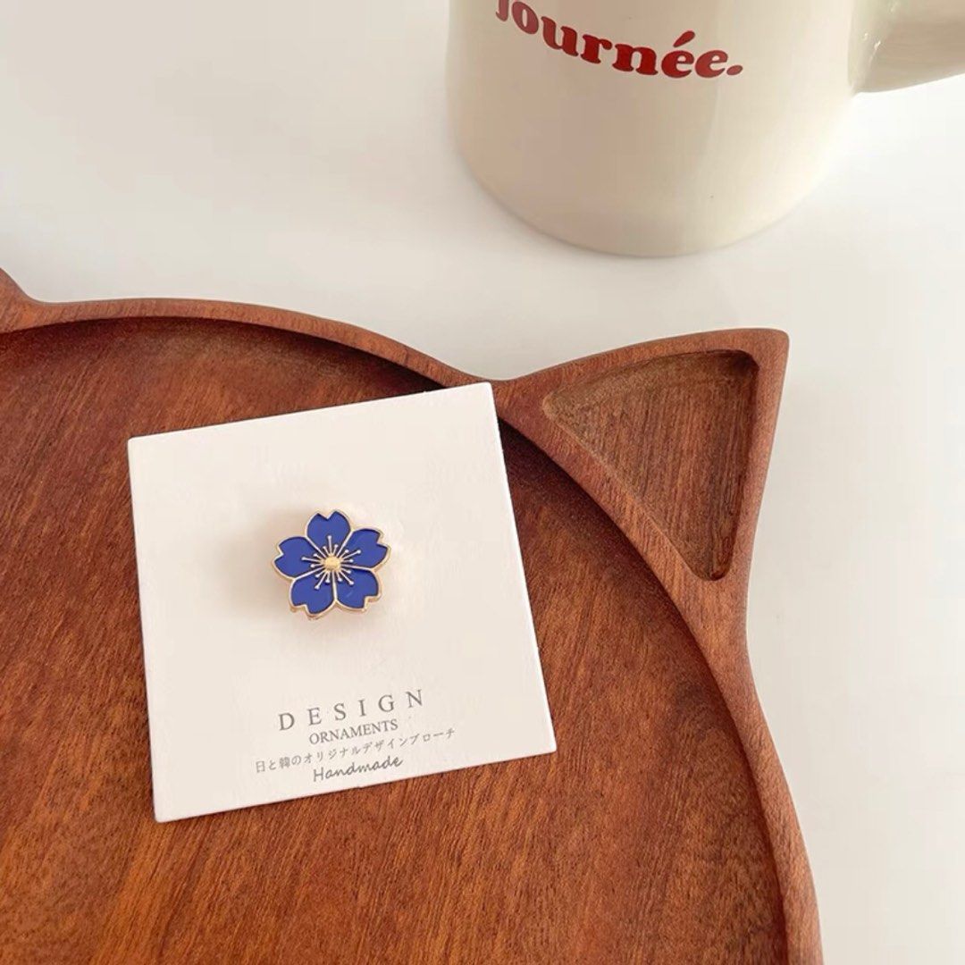 Cute Japanese Pins, Women's Fashion, Watches & Accessories, Other ...