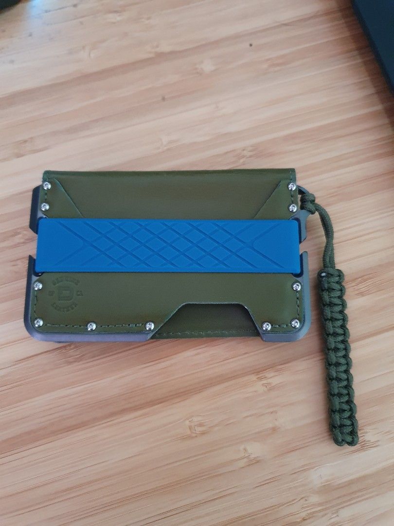 Dango wallet D01 Dapper bifold, Men's Fashion, Watches & Accessories ...