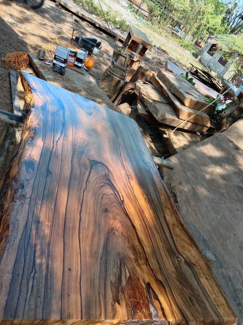 DAO WOOD CENTER TABLE on Carousell