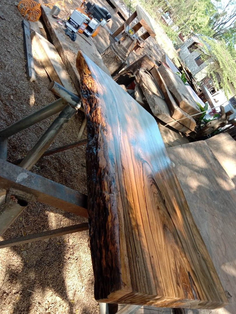 DAO WOOD CENTER TABLE on Carousell