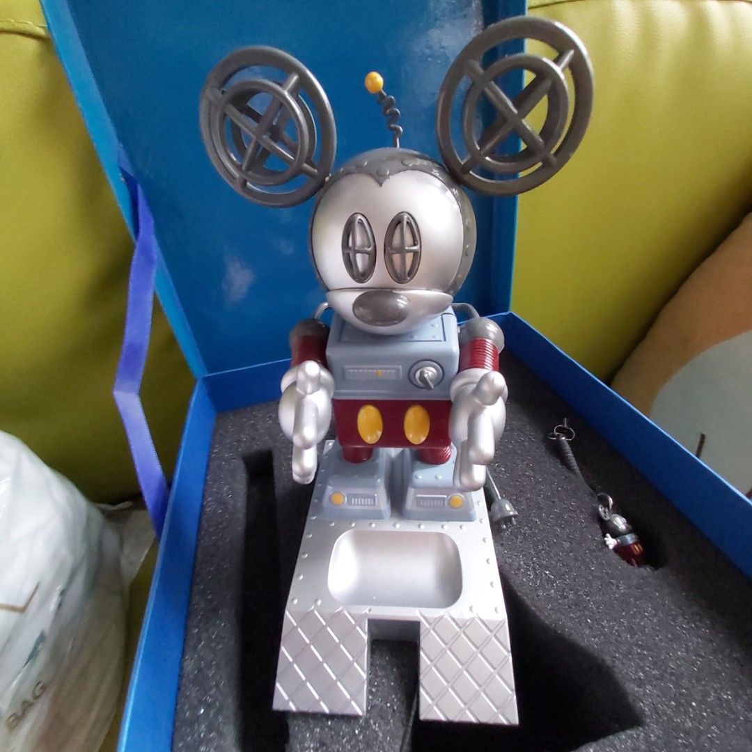 Disney Mickey robotics, 興趣及遊戲, 收藏品及紀念品, 古董收藏 - Carousell