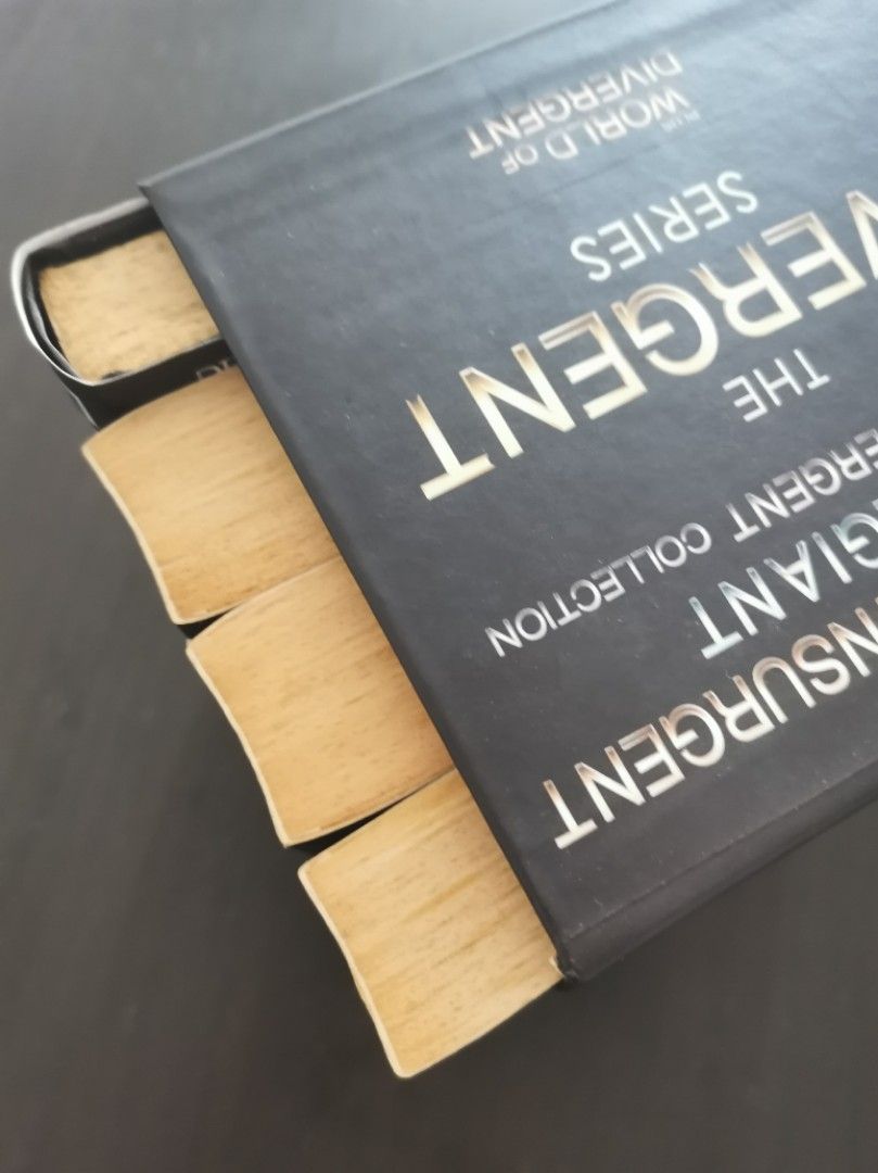 Divergent full series box set (4 books), Hobbies & Toys, Books ...