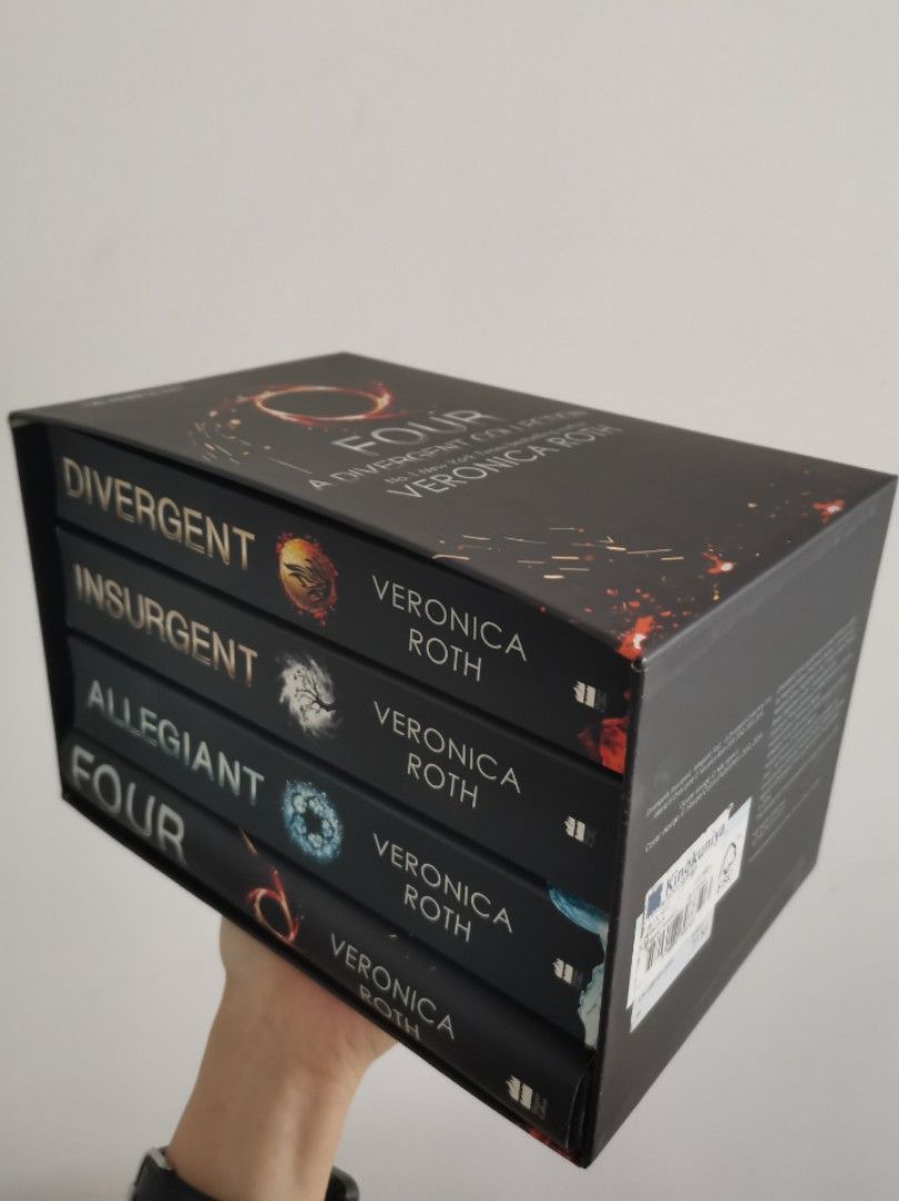 Divergent full series box set (4 books), Hobbies & Toys, Books ...
