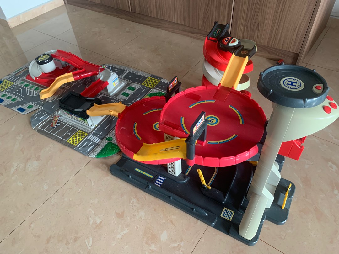 ELC *Full Set* Big City Garage/Carry-Along/Spiral Car Race, Hobbies ...