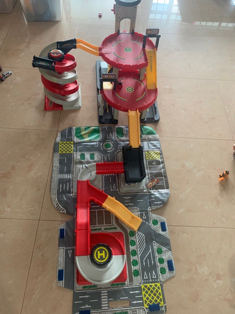 ELC *Full Set* Big City Garage/Carry-Along/Spiral Car Race, Hobbies ...