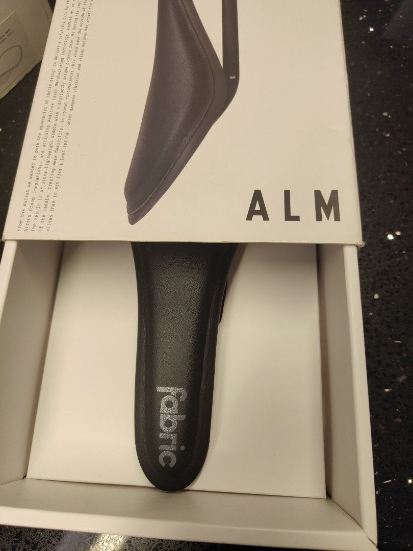 Fabric ALM Ultimate Shallow saddle - black, Sports Equipment, Bicycles ...