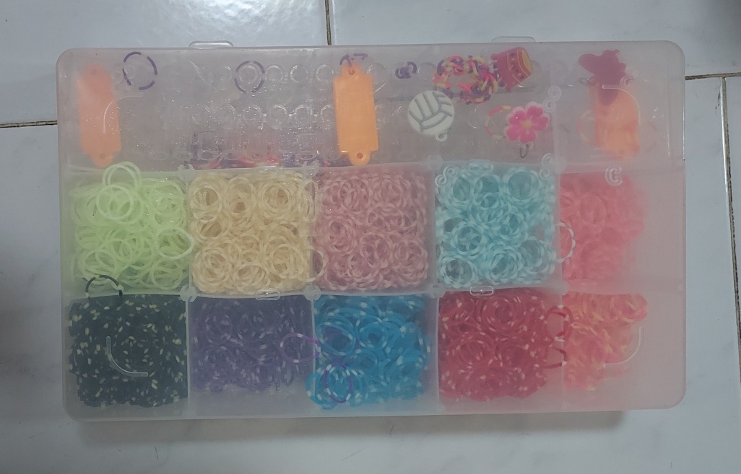 Friendship bands, Hobbies & Toys, Stationery & Craft, Handmade Craft on ...