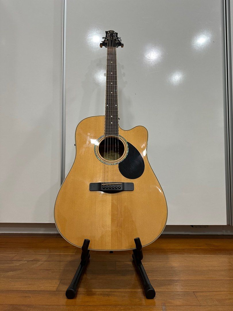 Greg Bennett acoustic electric guitar, Hobbies & Toys, Music & Media ...