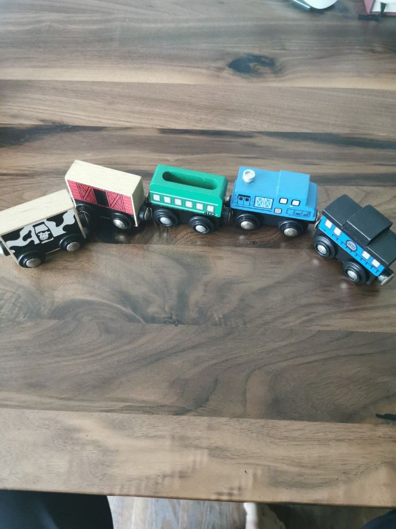 Hape busy city rail set, Hobbies & Toys, Toys & Games on Carousell