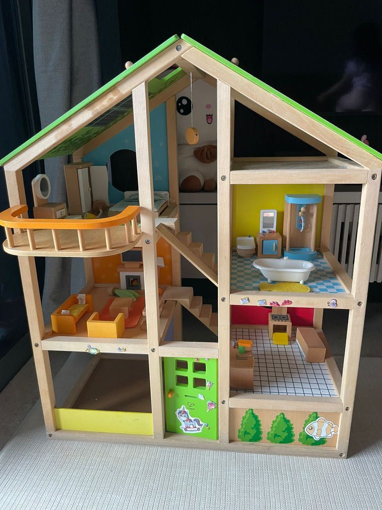 Hape Doll House, Hobbies & Toys, Toys & Games on Carousell
