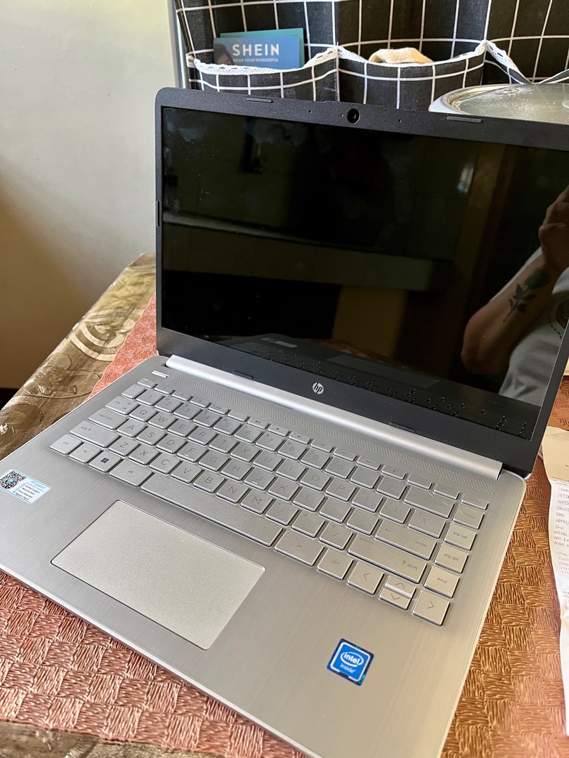 Hp S Dq Tu Natural Silver Inch Intel Celeron N Gb Gb Ssd Win Computers