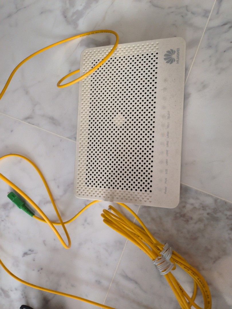 Huawei modem router HG8240H5, Computers & Tech, Parts & Accessories ...