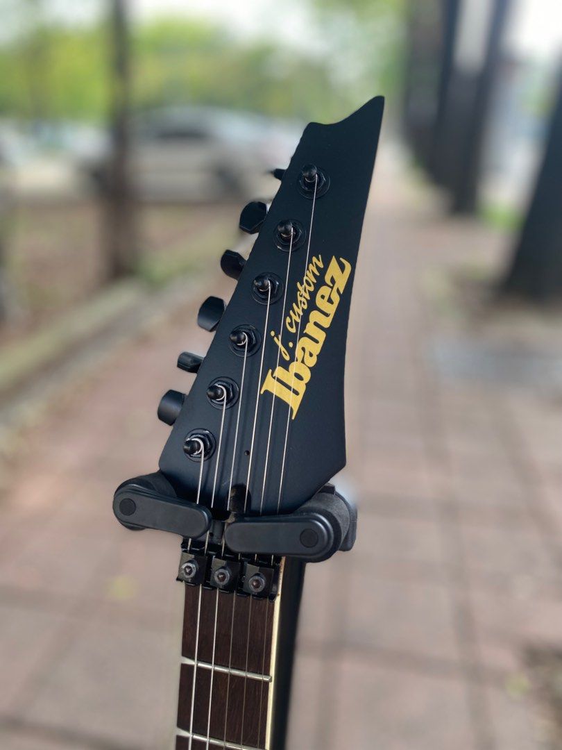 Ibanez style guitar JPM p4 replica with emg pickup, 書籍、休閒與玩具, 樂器、音樂相關 ...