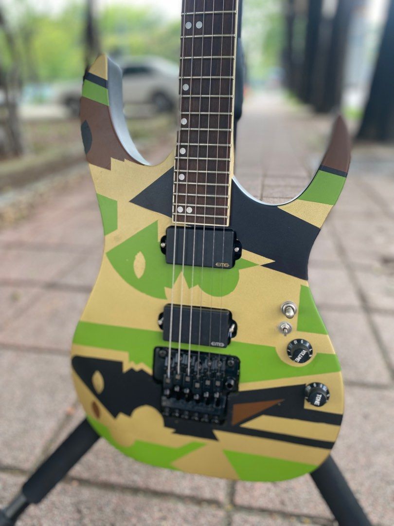 Ibanez style guitar JPM p4 replica with emg pickup, 書籍、休閒與玩具, 樂器、音樂相關 ...