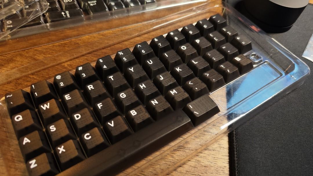 [Keyboards/Etc] Domikey Obsidian White on Black Keycaps FULL KIT Triple ...