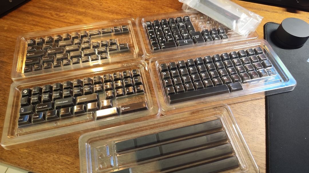 [Keyboards/Etc] Domikey Obsidian White on Black Keycaps FULL KIT Triple ...