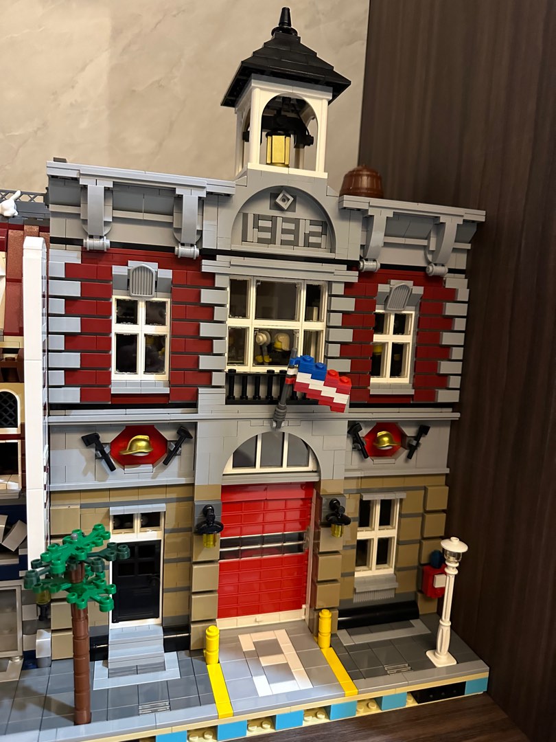 Lego 10197 Firestation + 10278 Police Station Set, Hobbies & Toys, Toys ...