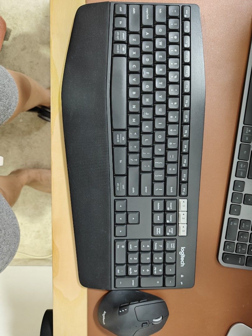 Logitech Bluetooth Keyboard And Mouse Set Mk850 Computers And Tech Parts And Accessories Computer