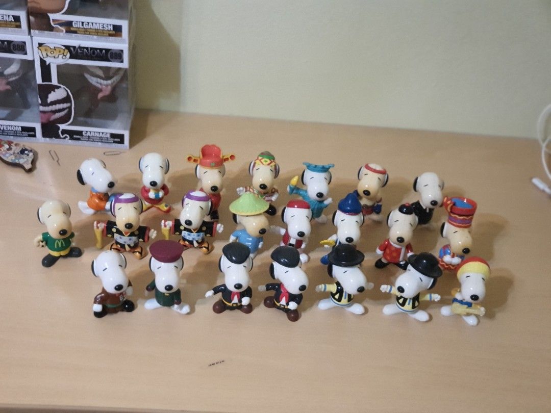 McDonald's 1999 Snoopy World Tour Mcd Happy meal, Hobbies & Toys ...