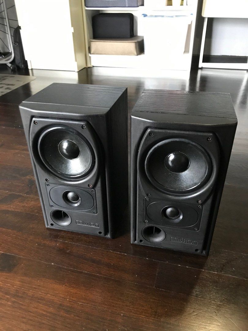 Mission Bookshelf Speakers 731i with original wall mount brackets ...