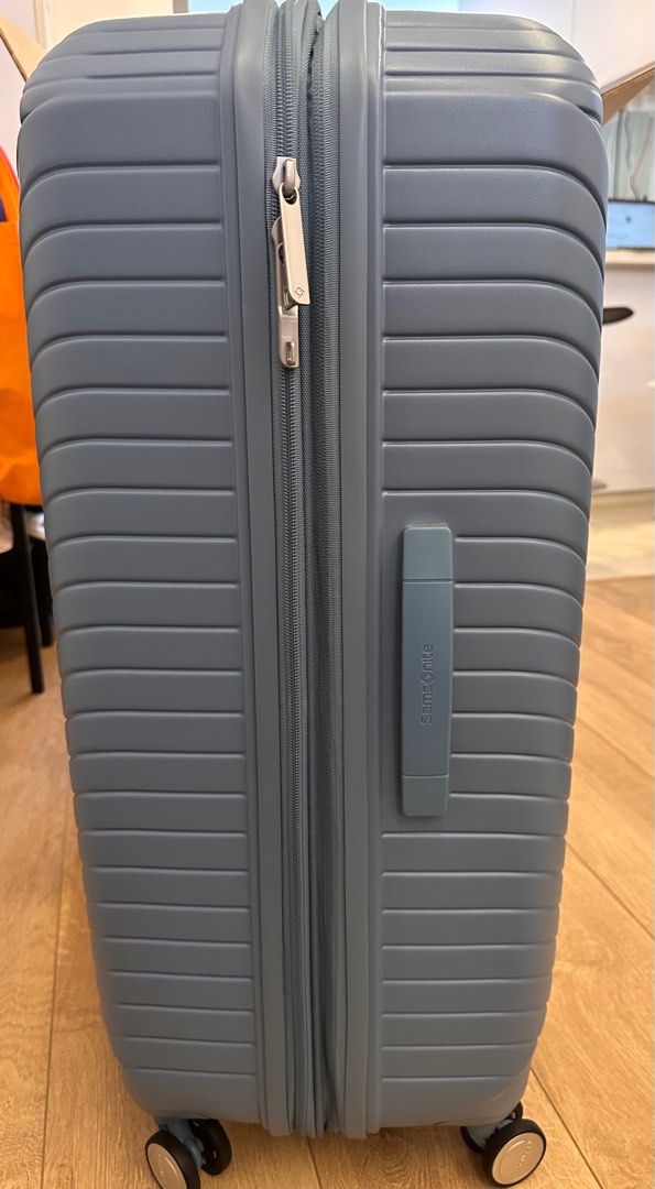 New Samsonite Robez Spinner 75/28 light blue, Hobbies & Toys, Travel ...