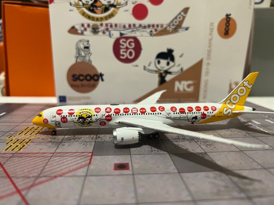 NG 1/400 Super beautiful Scoot 787 with SG50 special livery full die ...