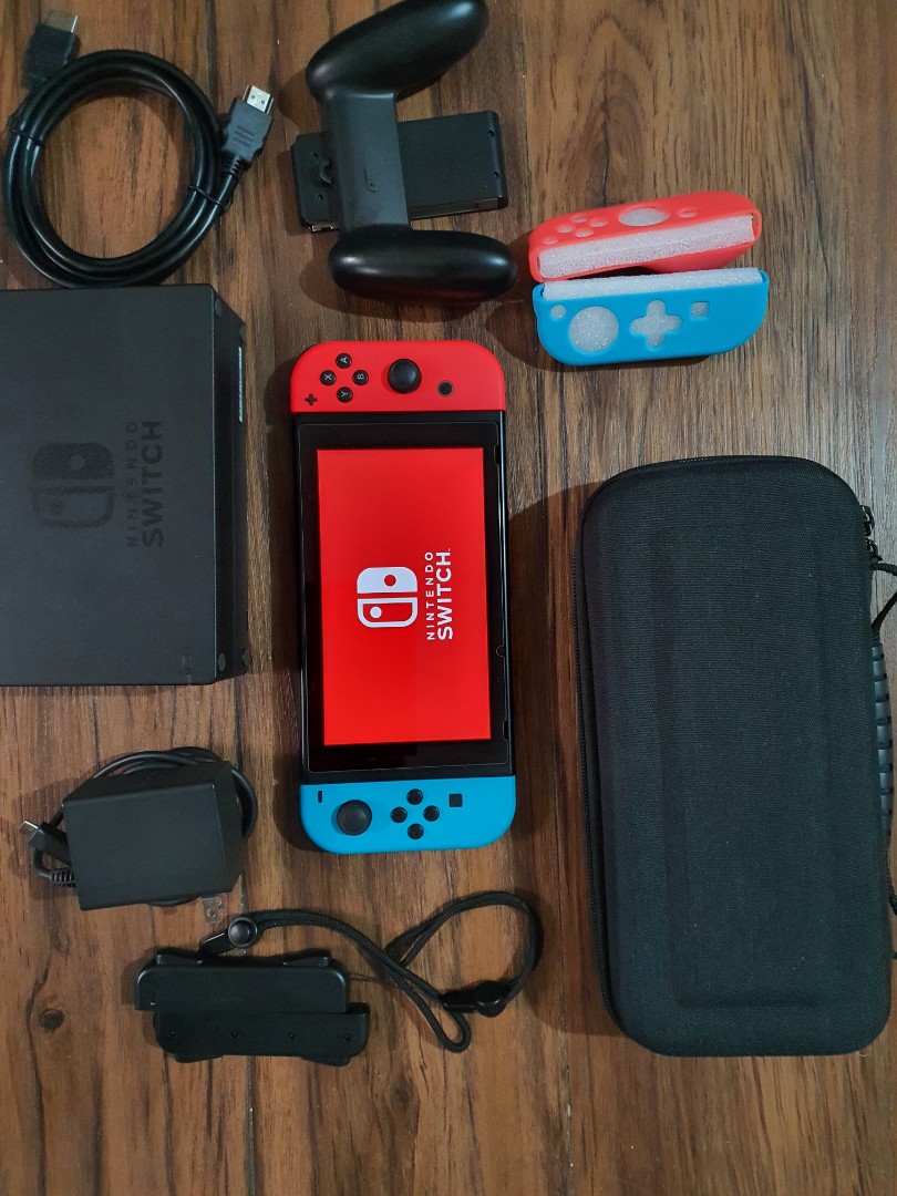 Nintendo Switch V2 complete set with games, Video Gaming, Video Game ...