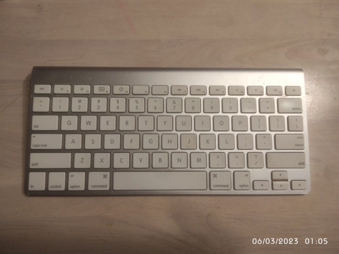 Original Apple Keyboard A1314 &A1255, Computers & Tech, Parts ...