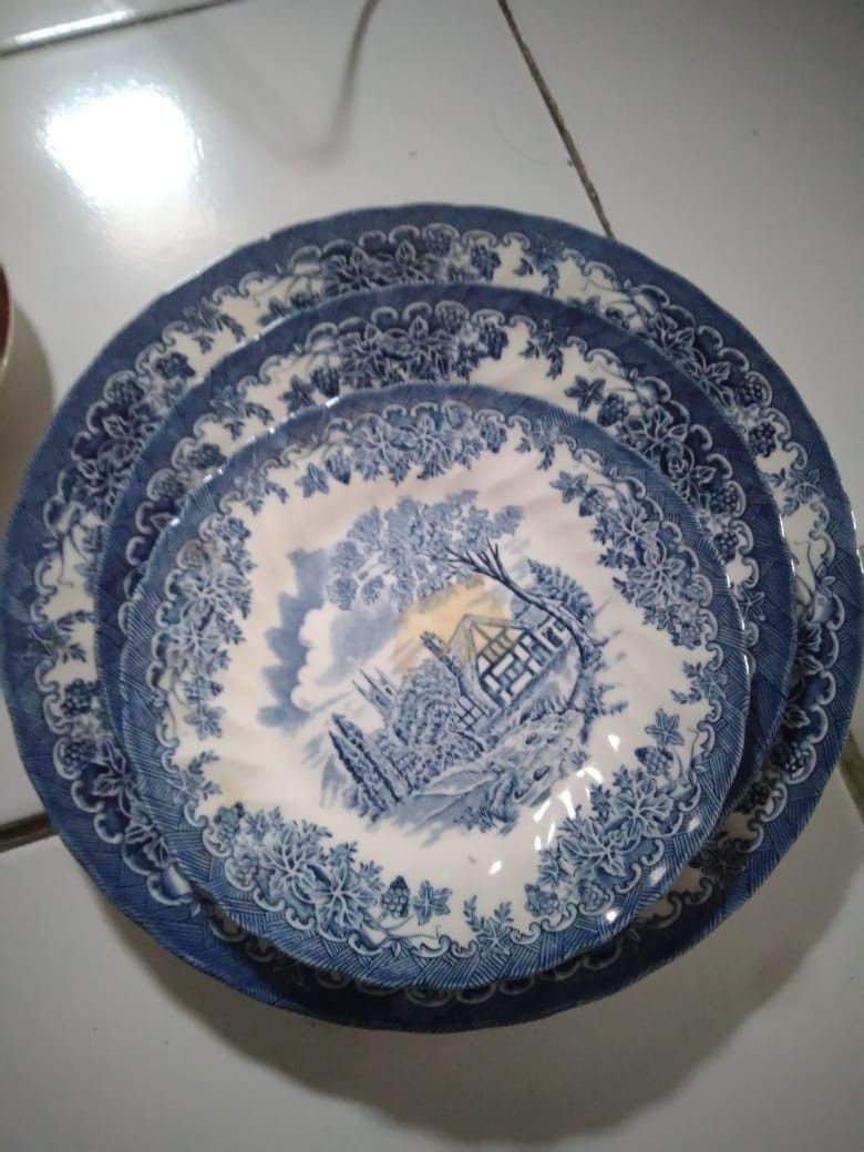 Piring Cantik, Antik, Lainnya di Carousell