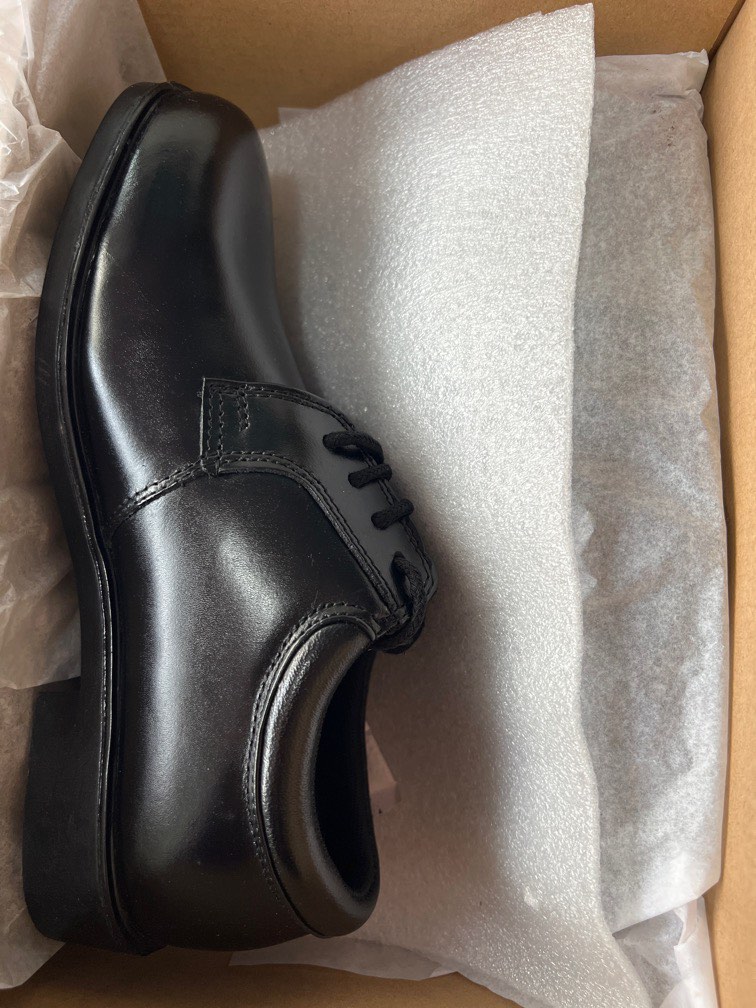 Plain black admin shoe, Women's Fashion, Footwear, Flats on Carousell