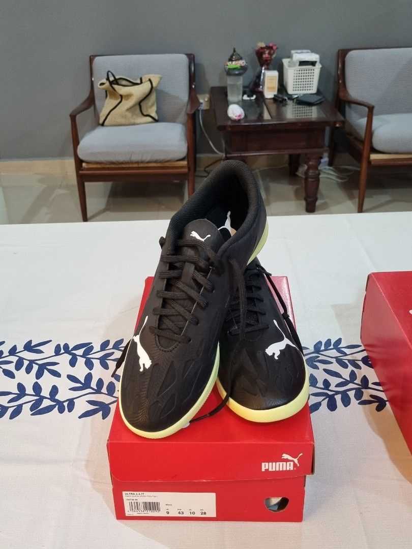 Puma futsal shoes (court), Men's Fashion, Footwear, Sneakers on Carousell