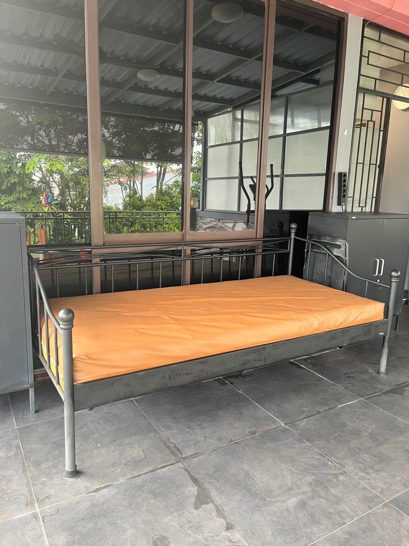 Ranjang Besi Informa Mattrass Kasur FREE 90x200 Kursi Taman, Perabotan ...