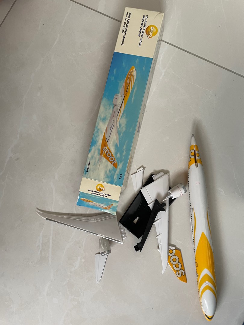 Scoot 787-9 scale 1:250, Hobbies & Toys, Toys & Games on Carousell