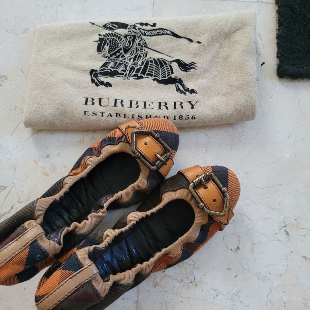 Sepatu burberry original, Barang Mewah, Aksesoris di Carousell