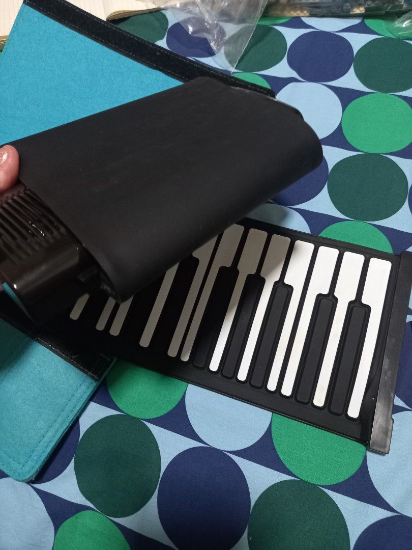 Silicone rollaway USB keyboard piano, Hobbies & Toys, Music & Media ...