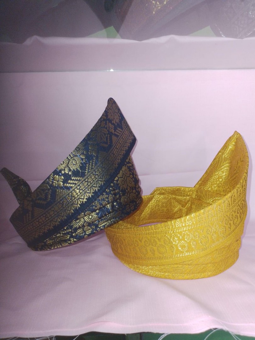 Tanjak Melayu | Kreasi, Men's Fashion, Watches & Accessories, Caps ...