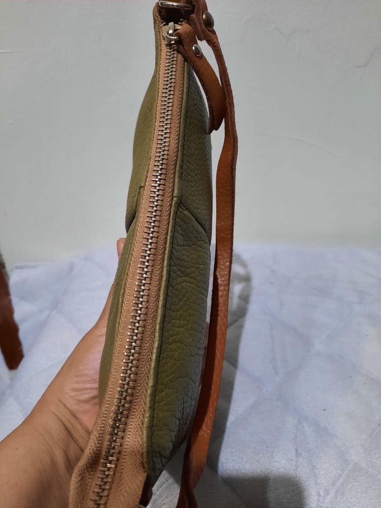 Tas tenteng kulit asli, Fesyen Wanita, Tas & Dompet di Carousell