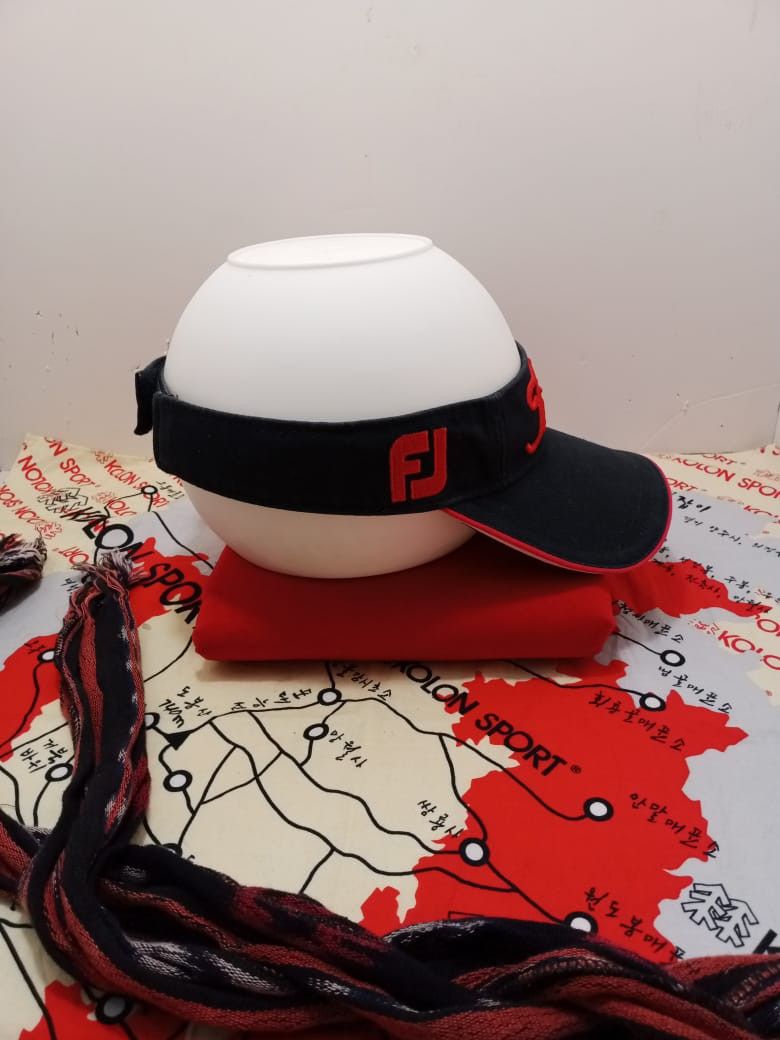 Topi golf caddy TITLEIST original navy logo merah, Fesyen Pria ...