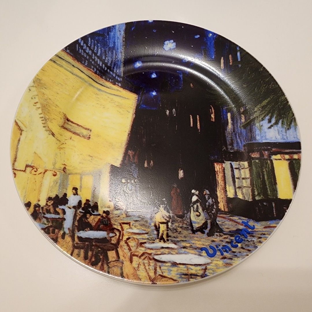 Van gogh plate 碟, 傢俬＆家居, 廚具和餐具, 餐具和餐具 - Carousell