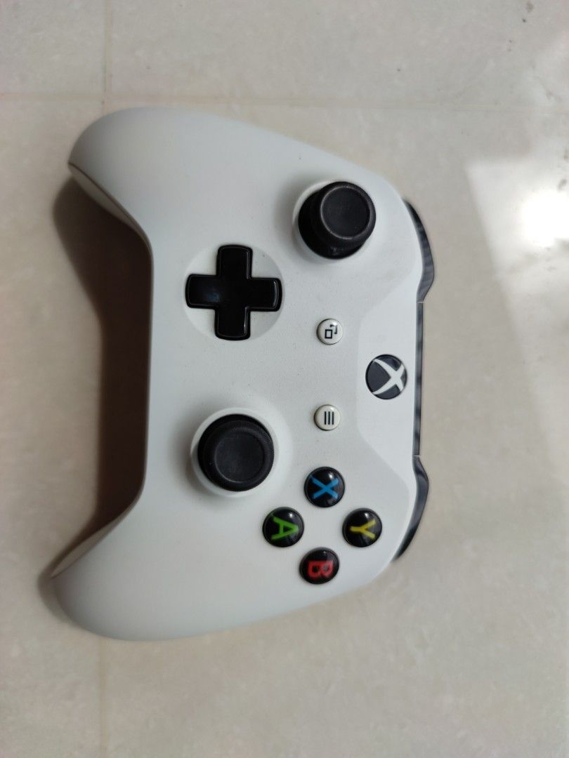 Xbox One Controller white, Video Gaming, Gaming Accessories ...