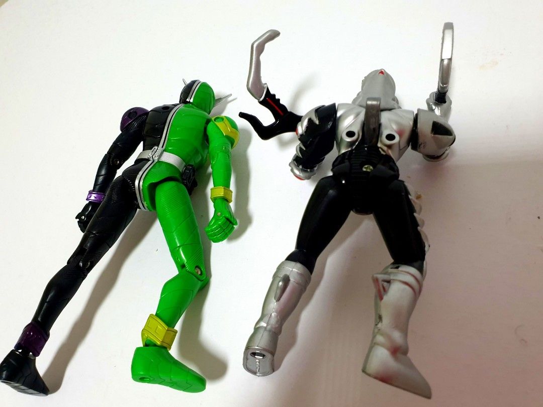 1995 Bandai disc throwing robotsec and Kama Rider toy figure, Hobbies ...