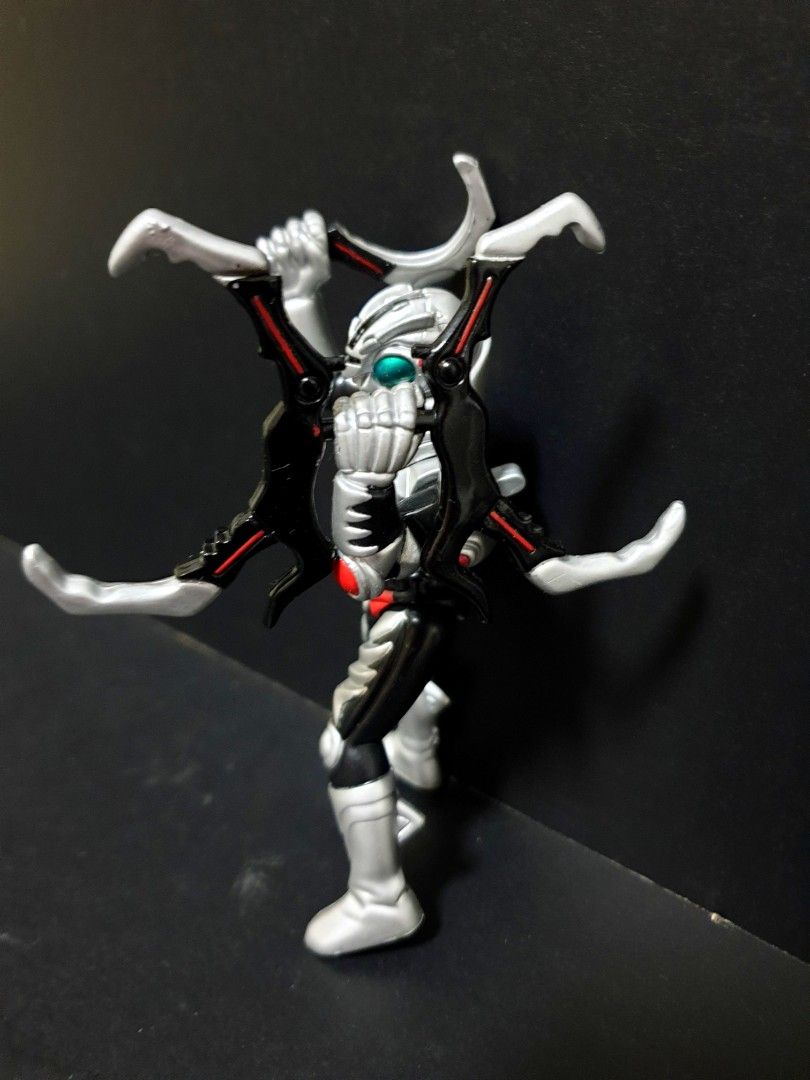1995 Bandai disc throwing robotsec and Kama Rider toy figure, Hobbies ...