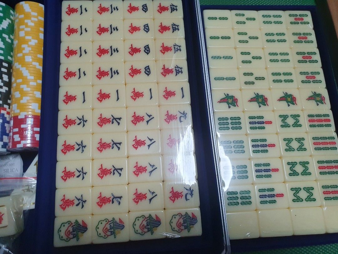 A1 Tiger Ivory Color Aluminium Hard Case Mahjong Set with Clay Chips ...