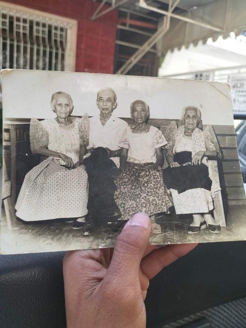 A Original Photo of National Artist Guillermo Tolentino and siblings ...