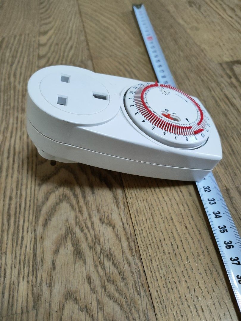 AC Outlet 24 hour Timer Fully Adjustable Hong Kong UK Power Plug Used AC Outlet 24 hour Timer Fully Adjustable Hong Kong UK Power Plug Used