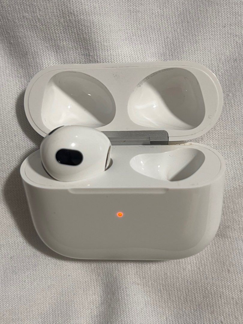 airpods 3rd gen case & left airpod, Audio, Earphones on Carousell