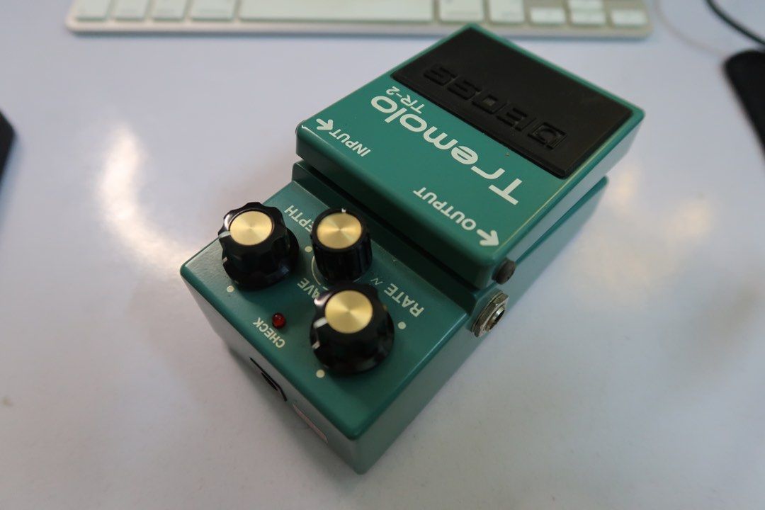 Boss Tremolo Pedal Tr 2, Hobbies & Toys, Music & Media, Musical ...